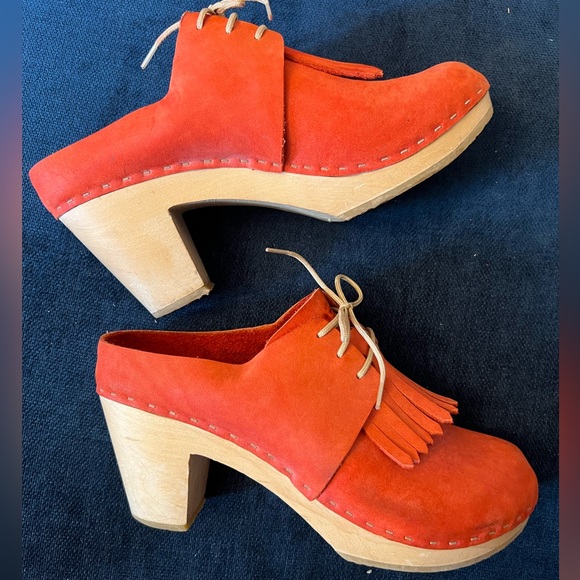 Bryr | Shoes | Bryr Rare Millie Closed Toe Heeled Clog With Kilt | Poshmark